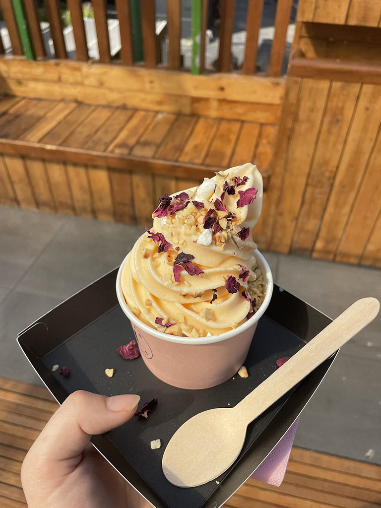 15 Best Food Markets in London [By a Local Foodie!]